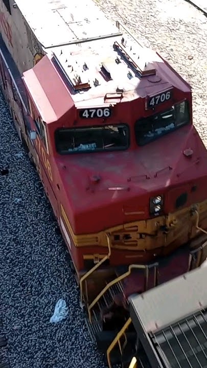 BNSF warbonnet on NS Train - YouTube
