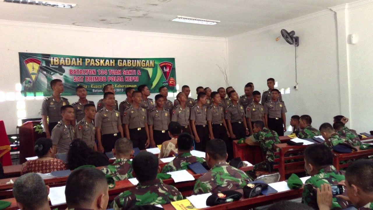 Paskah Gabungan Yonif 134 and Brimob 2 - YouTube
