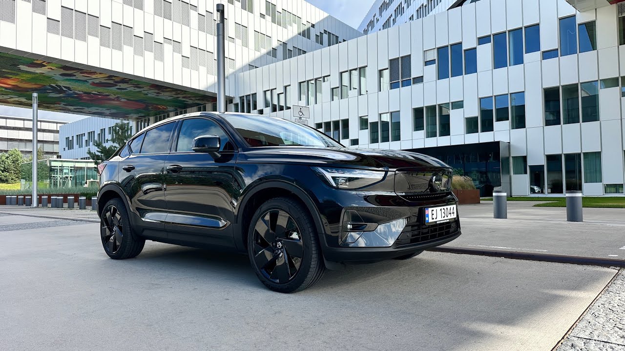 Volvo EC40 Twin Performance Ultra - YouTube