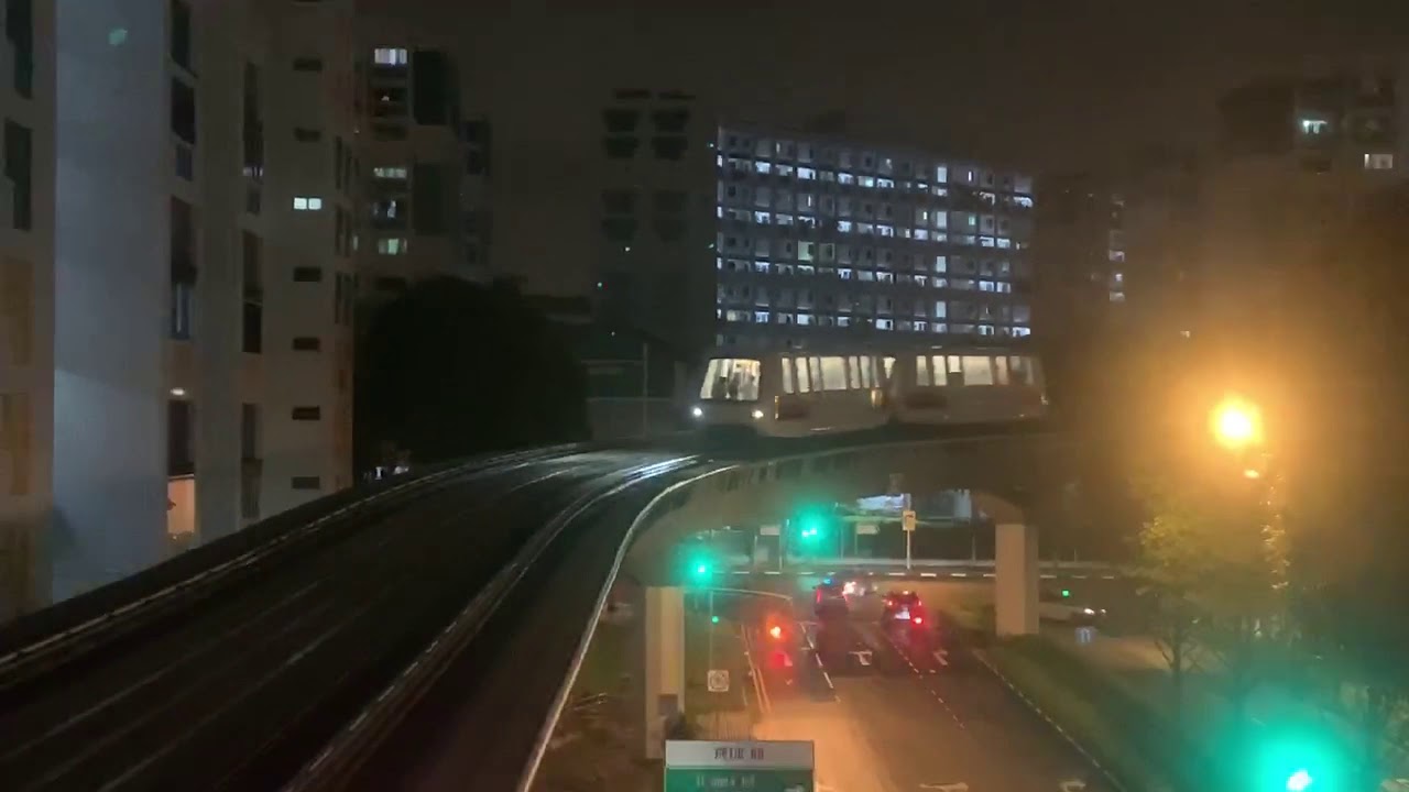 SMRT Trains BPLRT Bombardier Innovia APM 100 C801A [120/121] arriving ...