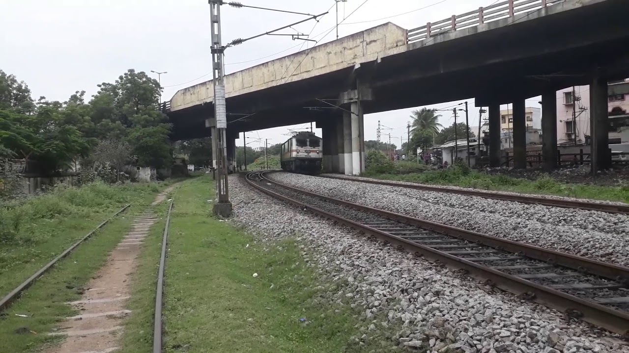 Hazrat Nizamuddin to Secunderabad Rajdhani Express(12438) - YouTube
