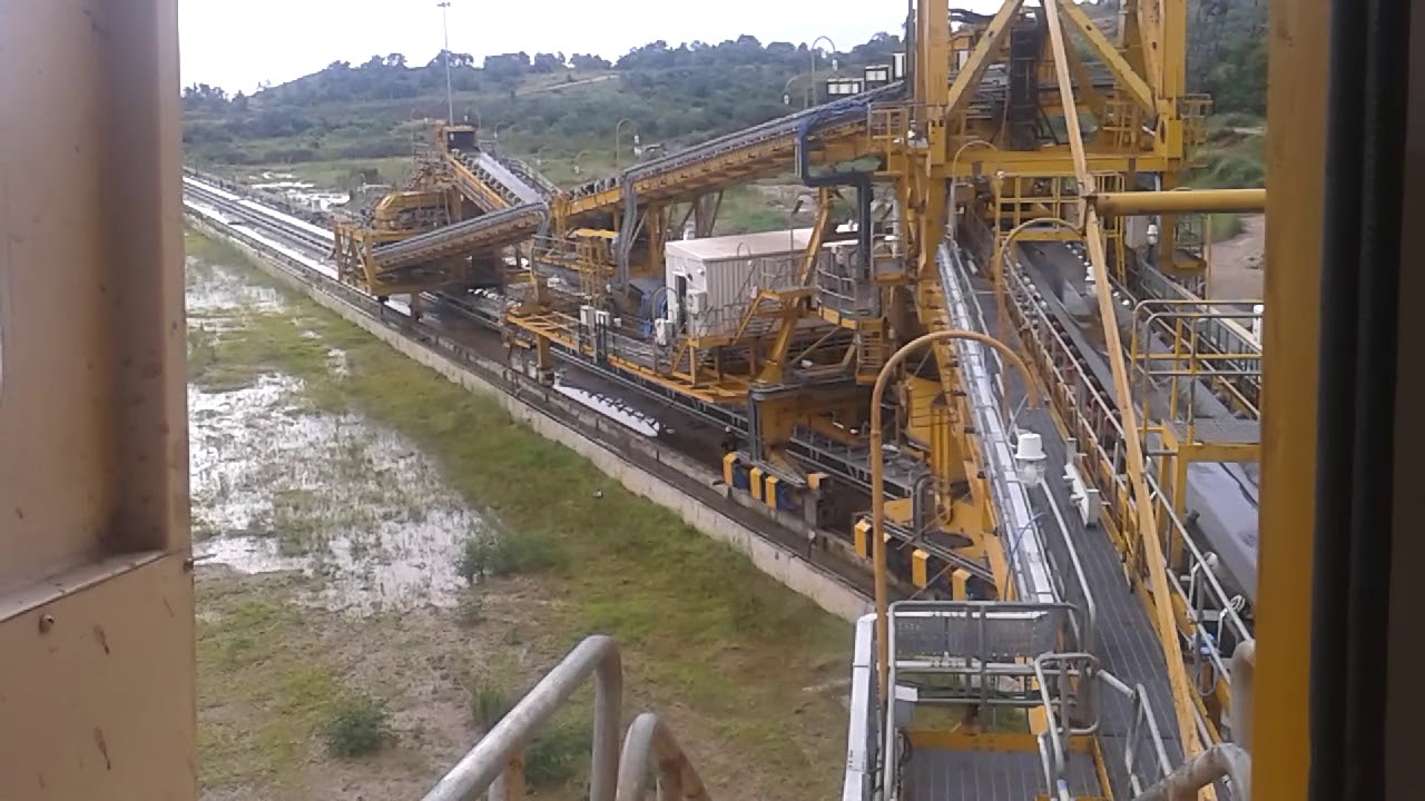 Stacker Reclaimer operation - YouTube