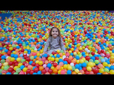 çocuklar için(for kid) Dev Top Havuzu, Dev Oyun parkına gittik, Playground, Ball pool, fun kid video