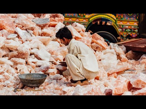 Salt of khewra salt range || whole process of salt grinding || khewra ...