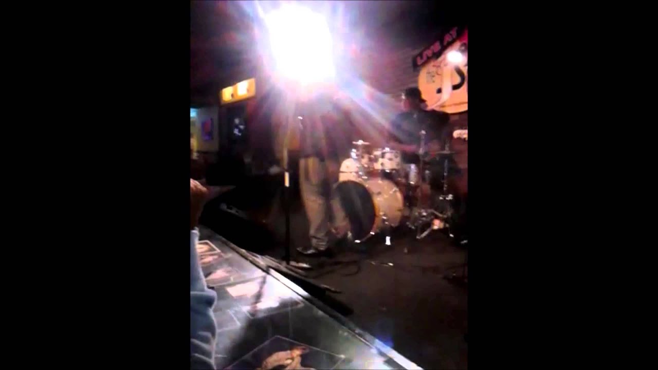 October 19, 2013 Dwest show performs "Its On Tonight" LIVE - YouTube