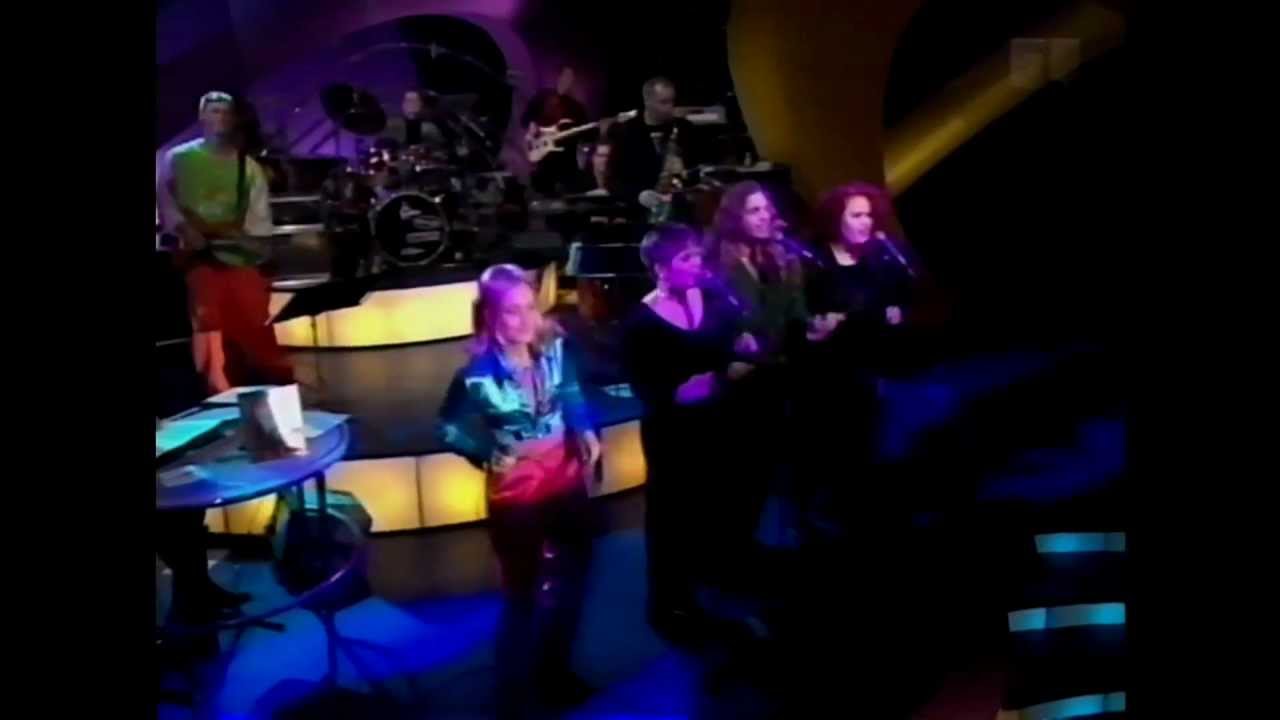 Maria Montell - Jeg Er Her For Dig (Live) - YouTube