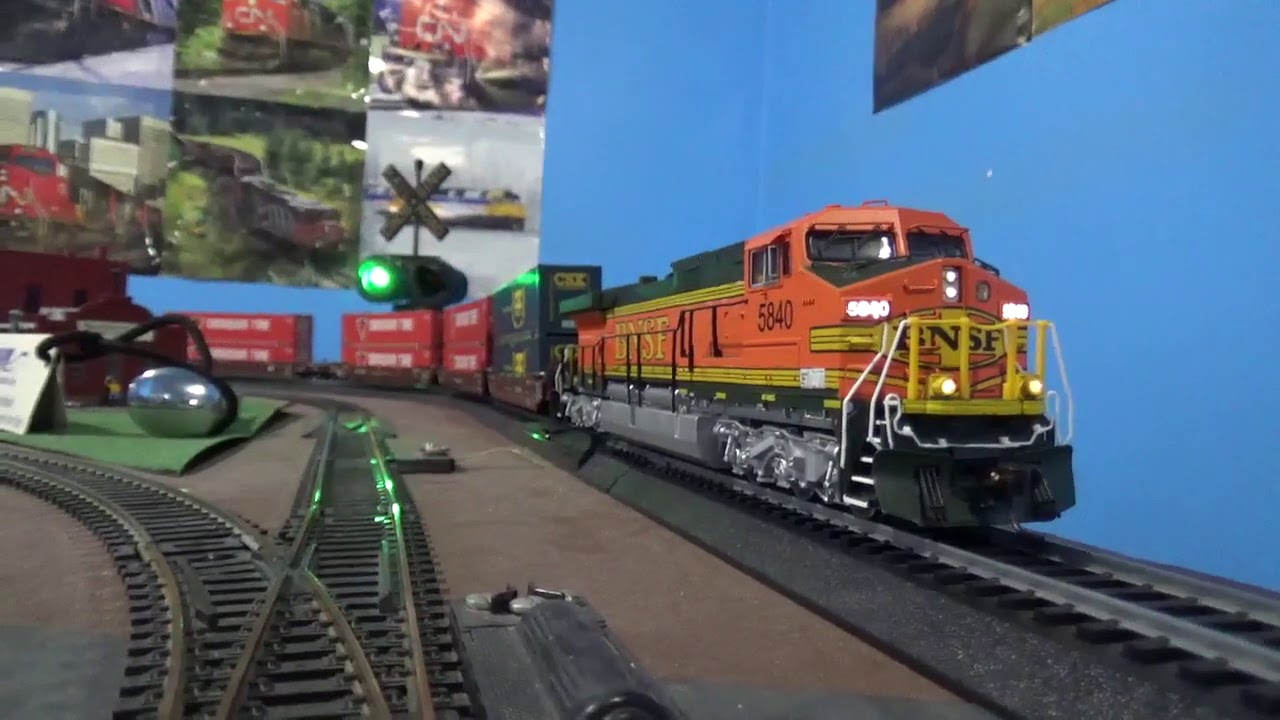 BNSF Ho Scale Broadway limited AC6000CW test and review - YouTube