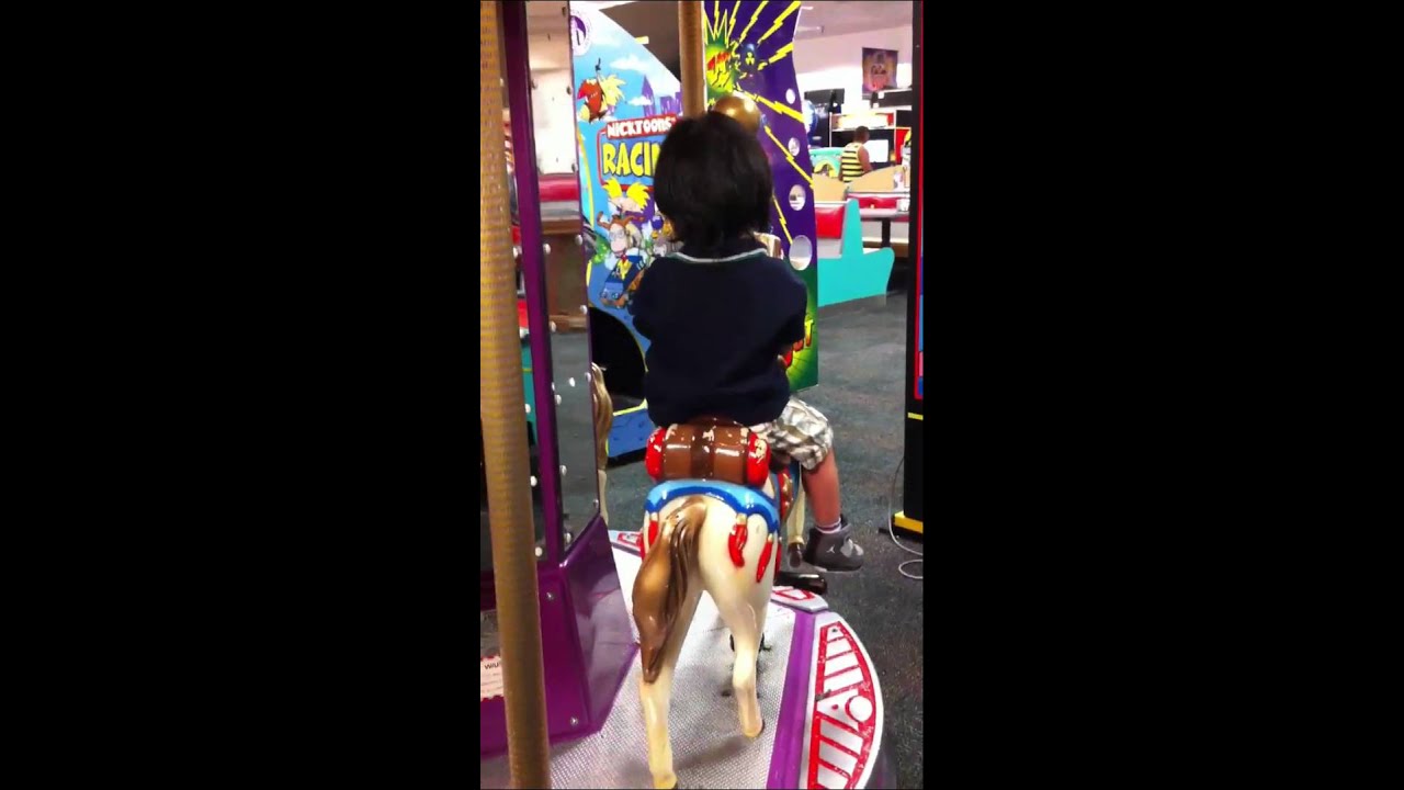 7.4.12 mini carousel @ chuck e cheese - YouTube