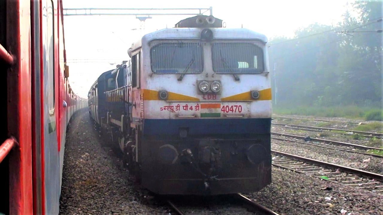 Dual Cab EMD WDP4D leading 11057 Mumbai Amritsar Express - Indian ...