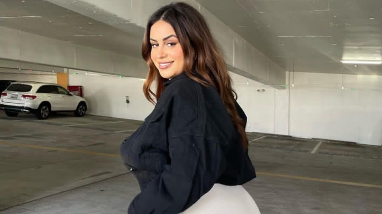 Ayesha Perry-Iqbal | Famous model | Biography | Wiki Curvy Plus size ...