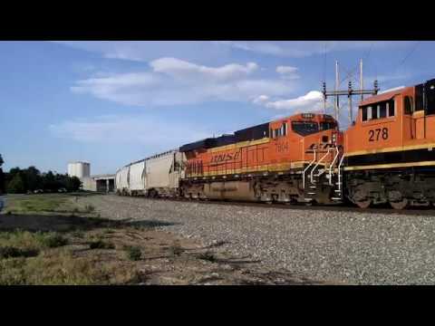 BNSF 4249 north (more SD75Ms) - YouTube