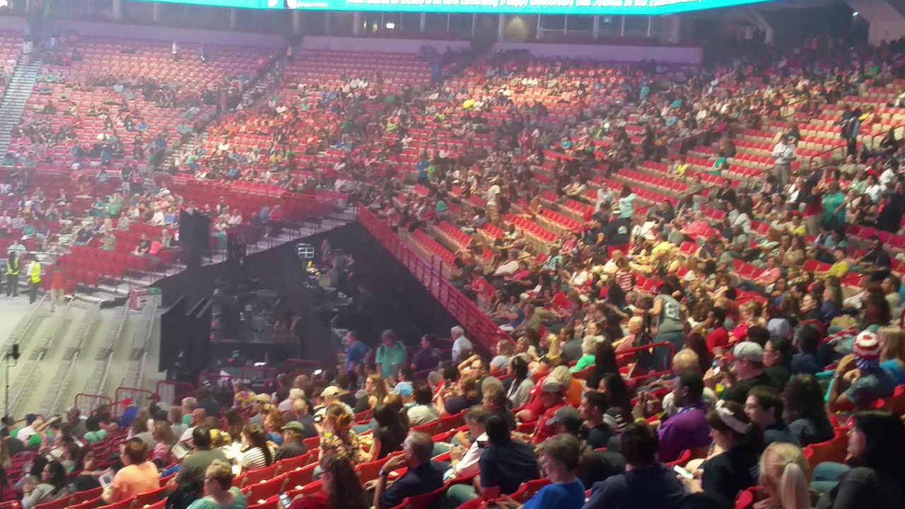 Walmart Associates Week/Shareholders Meeting 2015 - YouTube