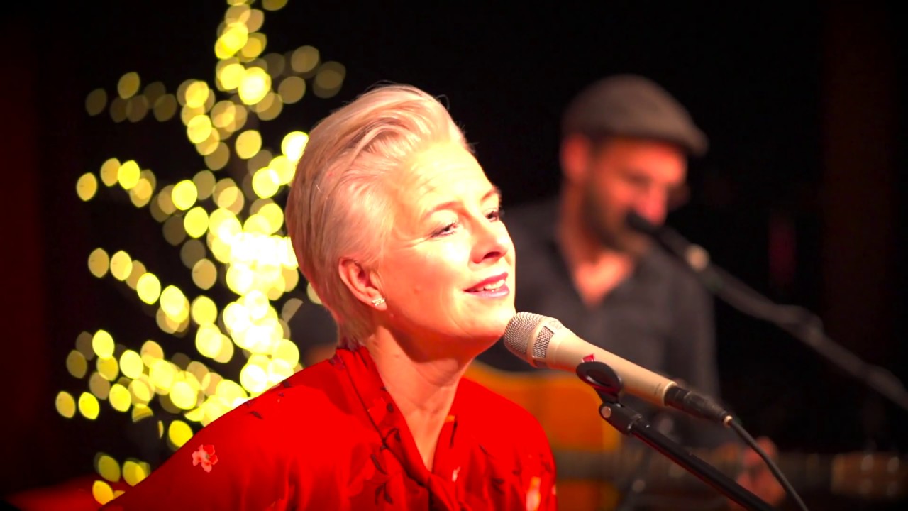 Jette Torp - Julen er tilbage igen (live) - YouTube