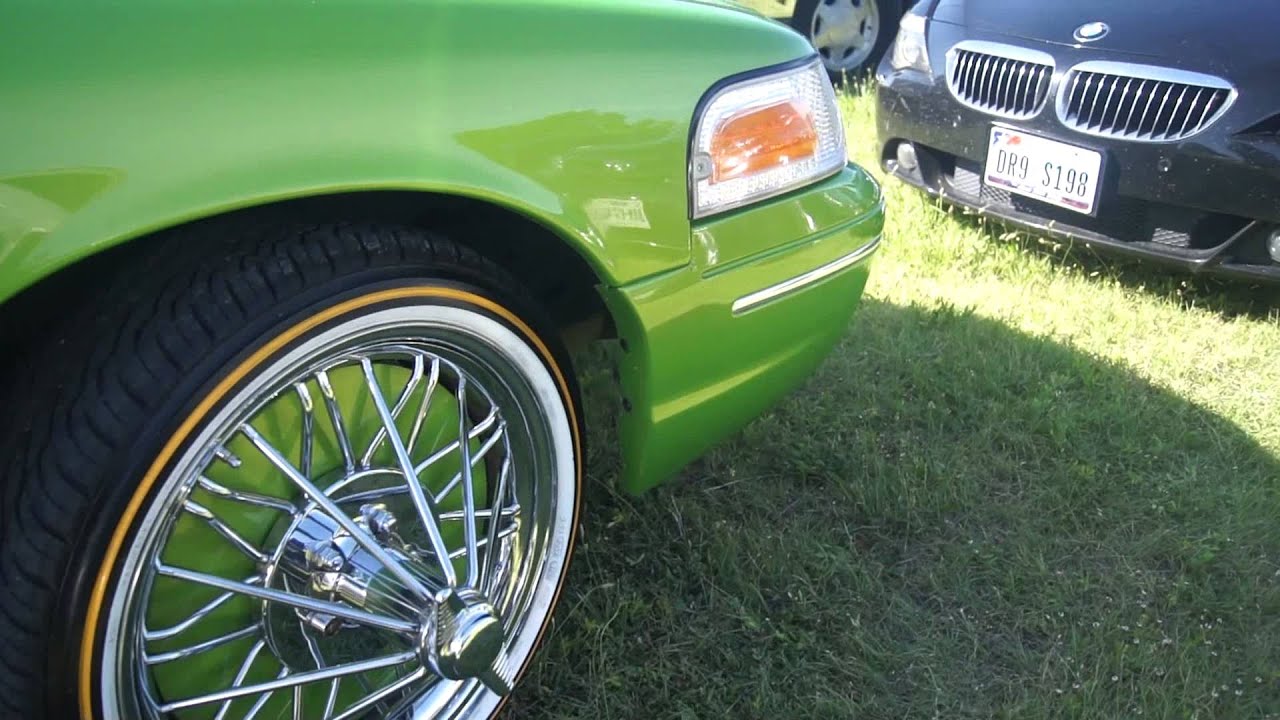 Crown Vic on swangas - YouTube