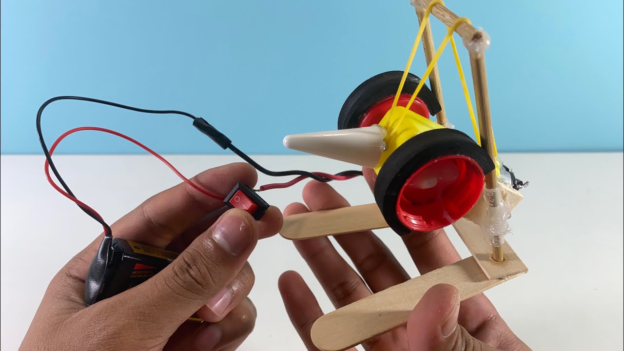 AWESOME ROBOT JUMPING FAST USING DC MOTOR - YouTube