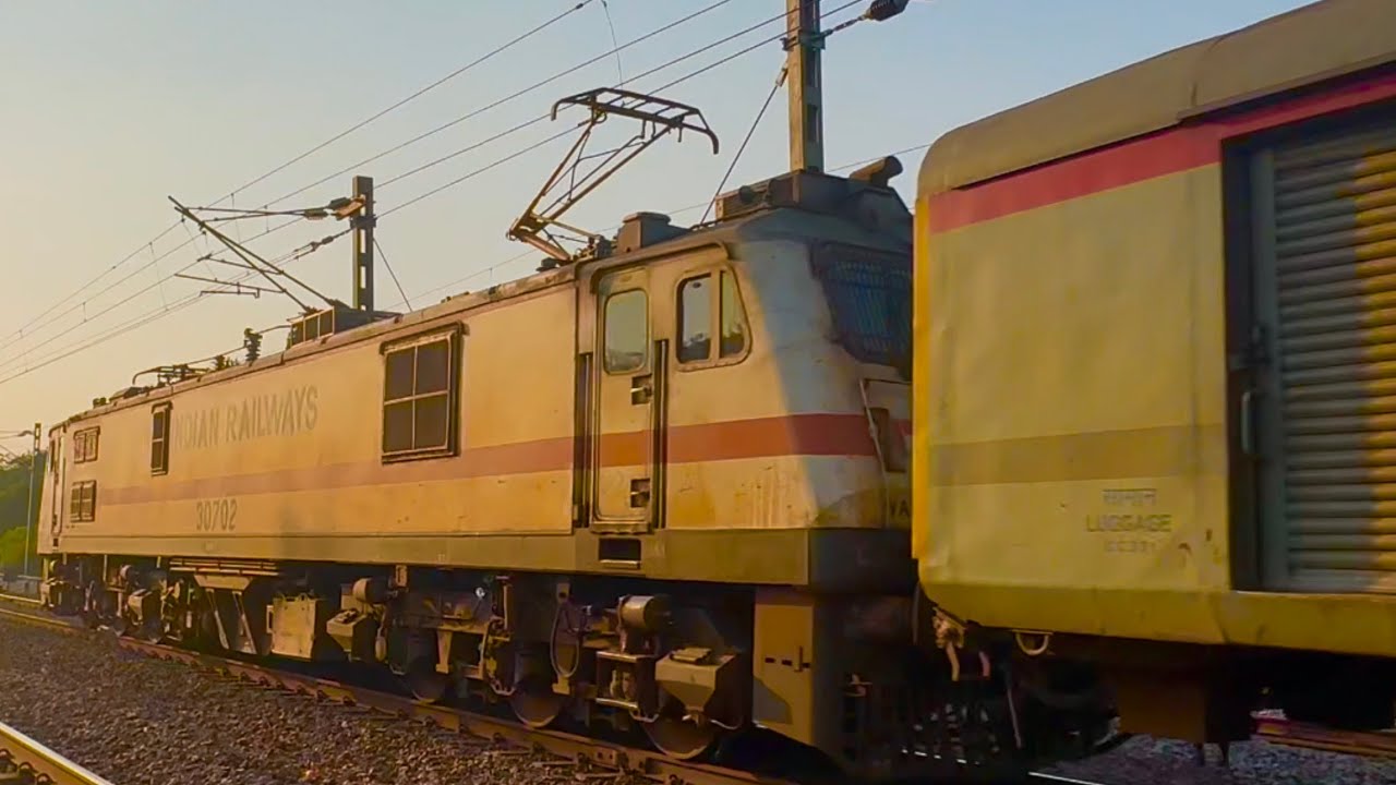 NEW DELHI RAJDHANI EXPRESS - INDIAN RAILWAYS - YouTube