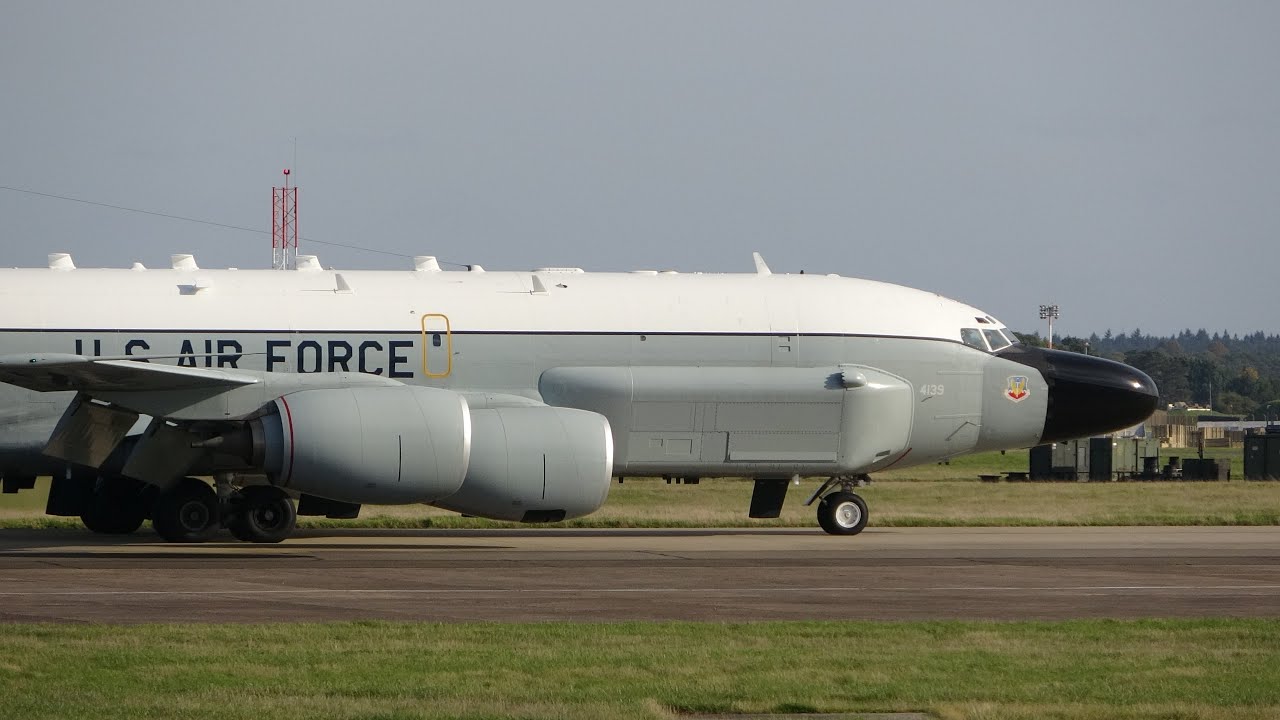 RAF Mildenhall plane spotting! RC-135 rivet joint and more! 17/10/22 ...