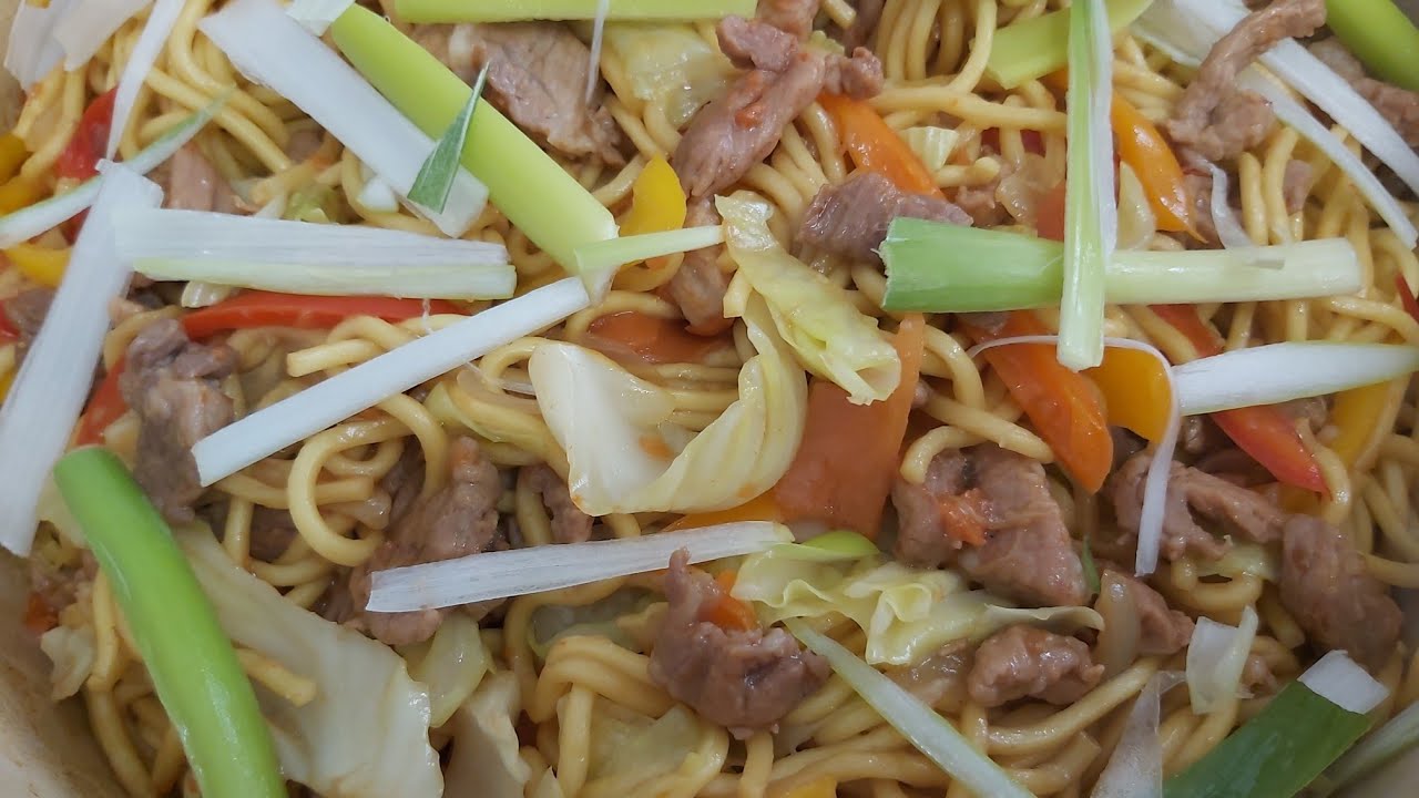 PANCIT MIKI (STIR FRY FRESH EGG NOODLES ) 🍜 - YouTube
