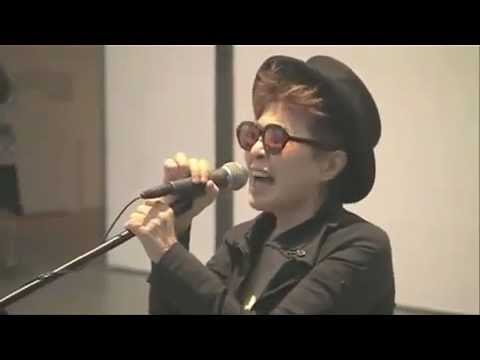 Yoko Ono Sings The Star Spangled Banner - YouTube