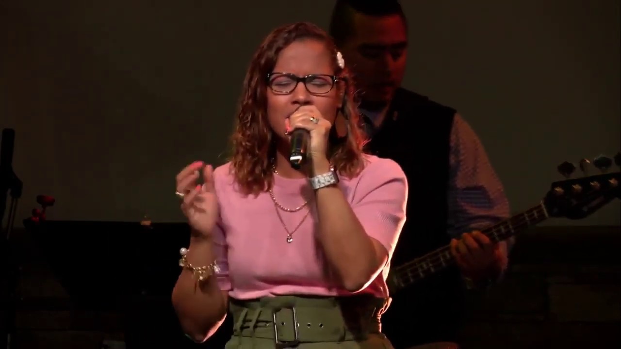 Samuel Pineda & Carmen Leading Worship 2-23-19 - YouTube