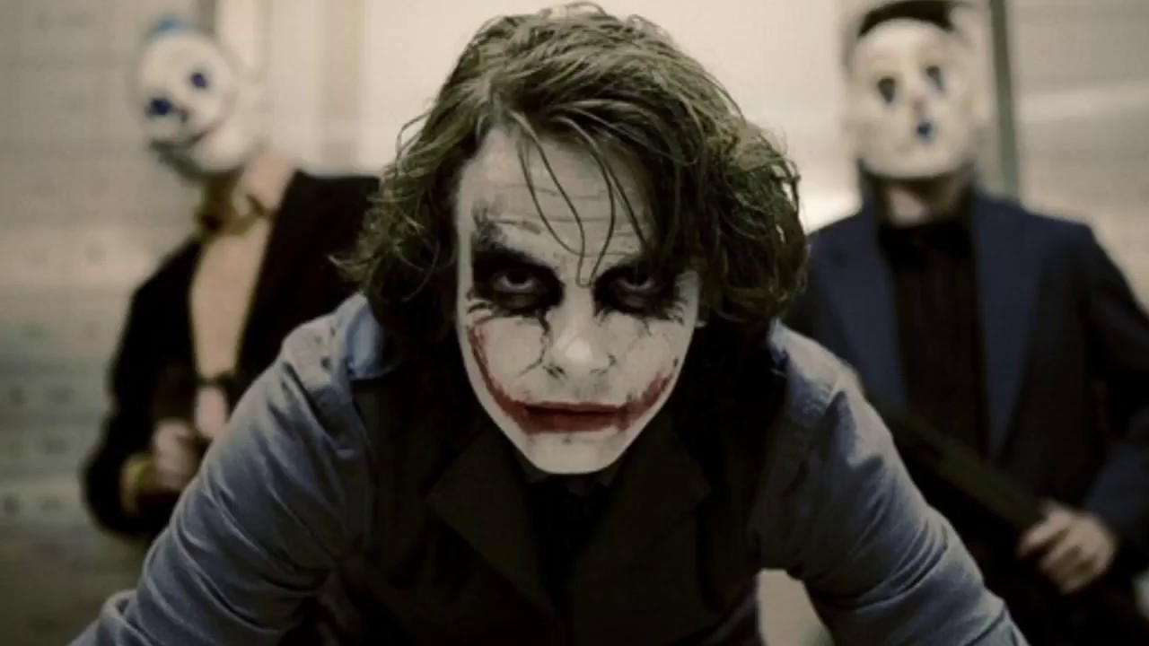 Batman - Guason asalto al banco de la mafia español latino clip - YouTube