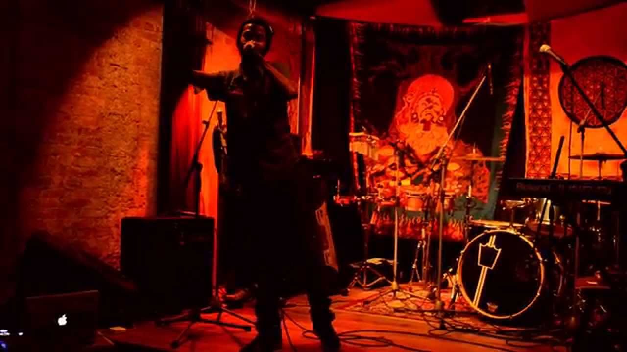 Mike Joseph & Keijah en Vivo en Amon Solar El Sotano - YouTube