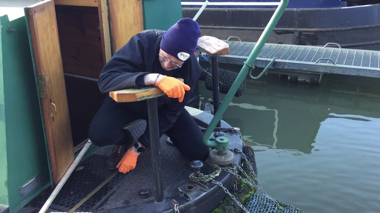 How to check your fuel level - YouTube