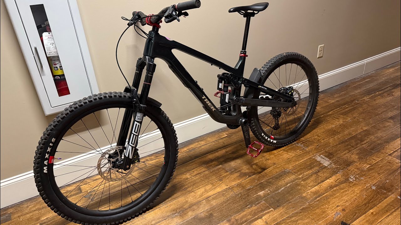 2025 trek slash high pivot gen 6 full custom build bike check and ...