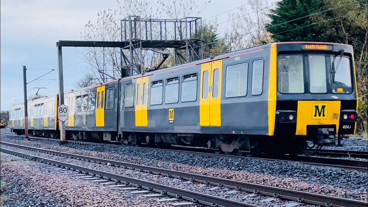 Tyne Wear Metro 4088+4043 At Hebburn From St James Park To South ...