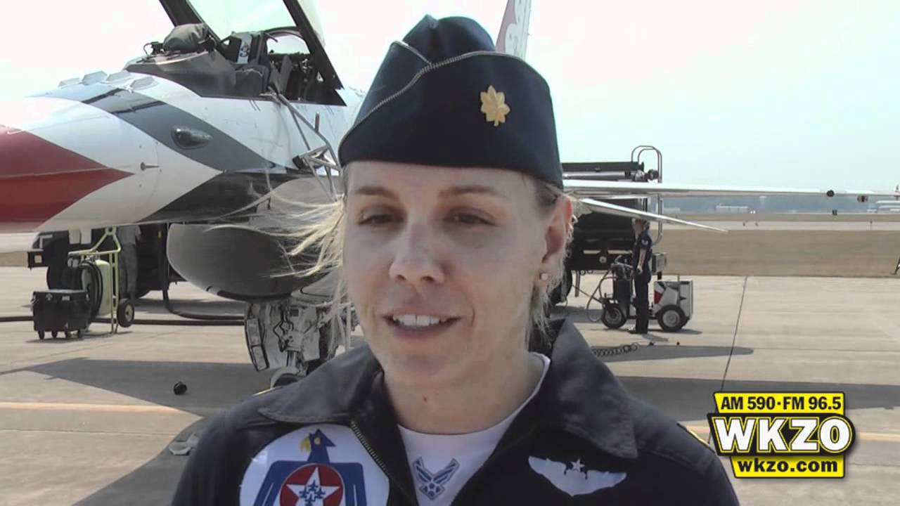 Major Caroline Jensen with the Air Force Thunderbirds - YouTube