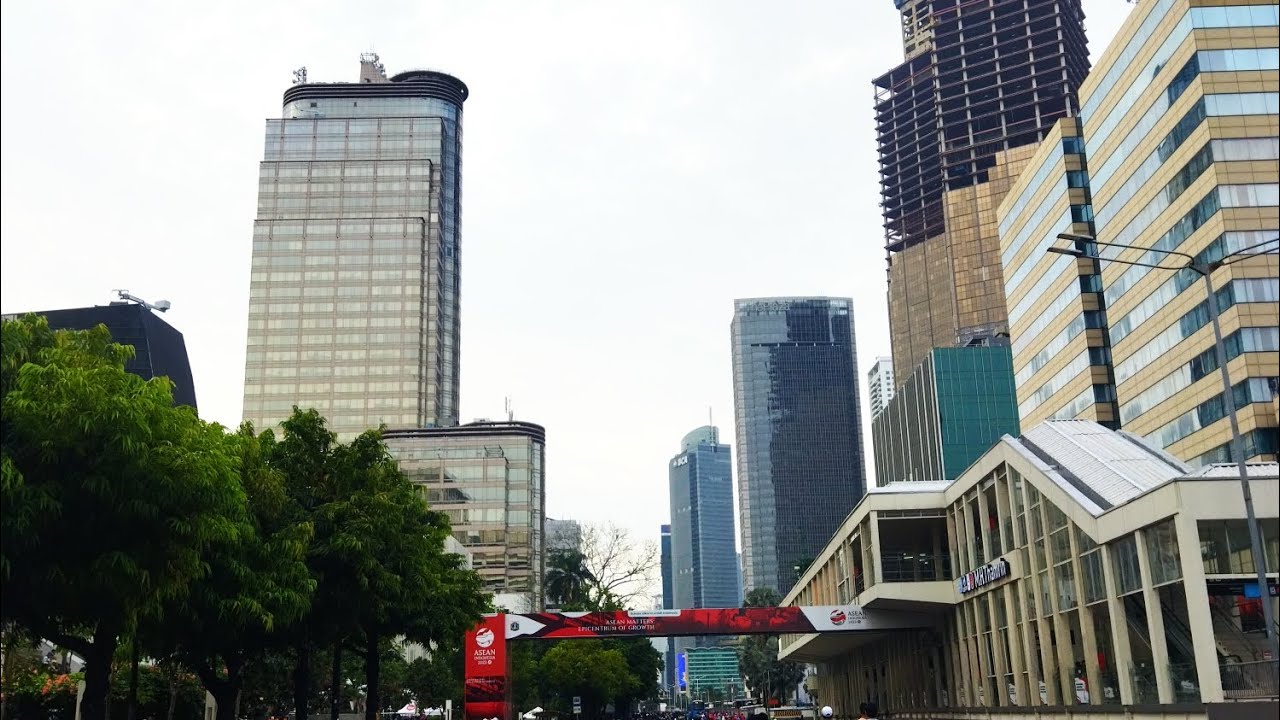 Mencoba Lokomotif D 301 28 atau D 301 61 13 - YouTube