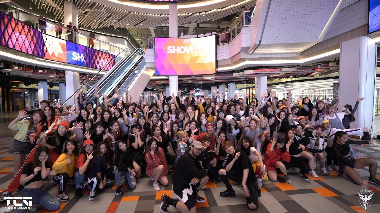 MGMB96 Flashmob at Show DC - YouTube