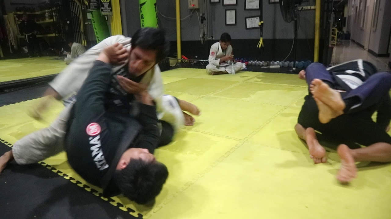 Light Roll at Rewa Fight Gym Bandung - YouTube