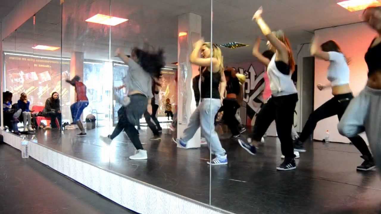 STAGE DANCEHALL/NEW STYLE BY SOGLAAM "make it shake" - YouTube