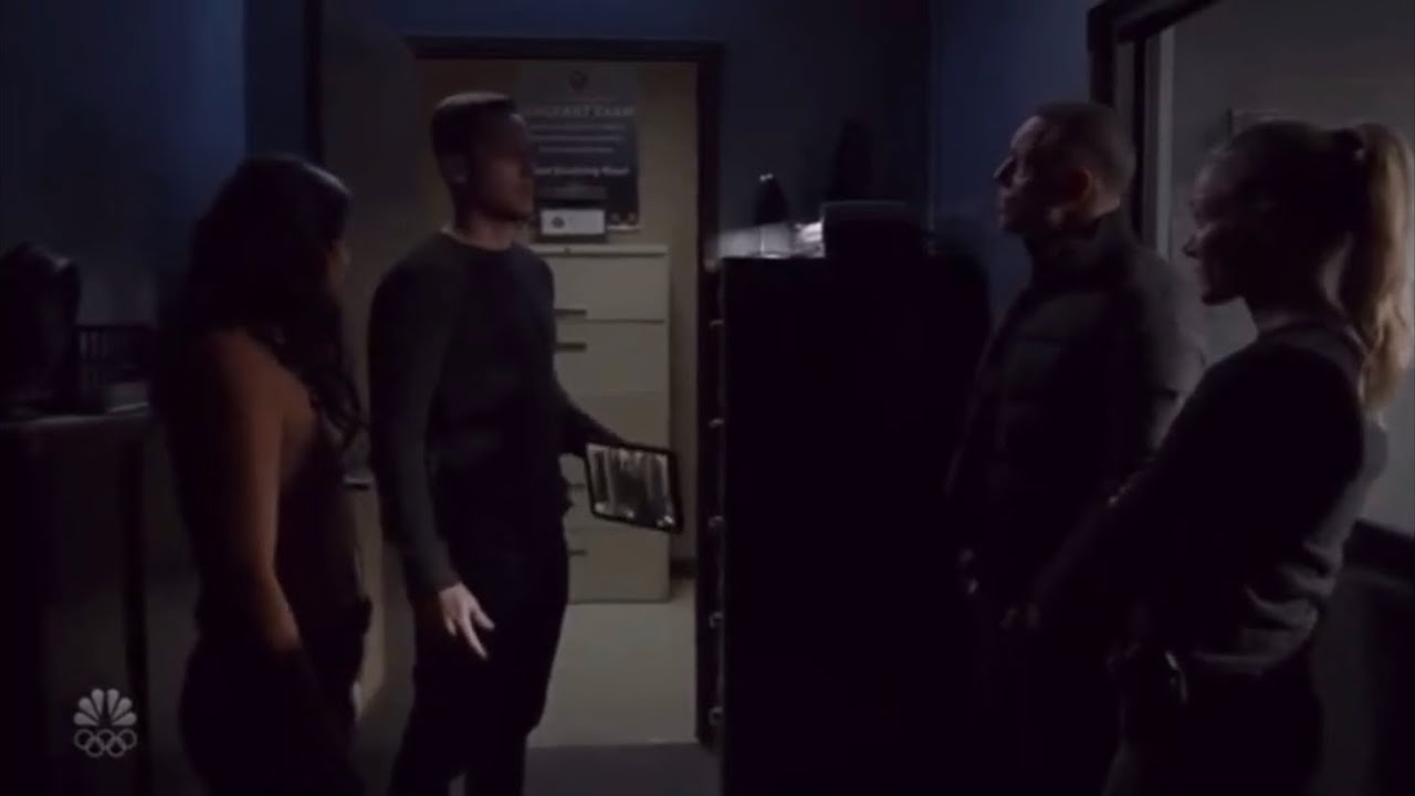 Chicago P.D Hailey and Jay 7x14pt. 4/6 - Upton and Halstead - Rojas and Voight - YouTube