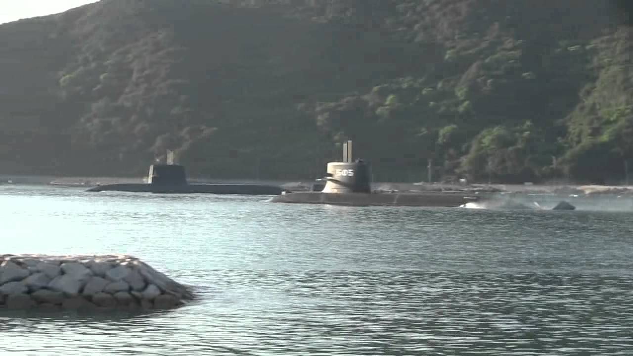 海上自衛隊 潜水艦 みちしお SS－591 由良出港 - YouTube