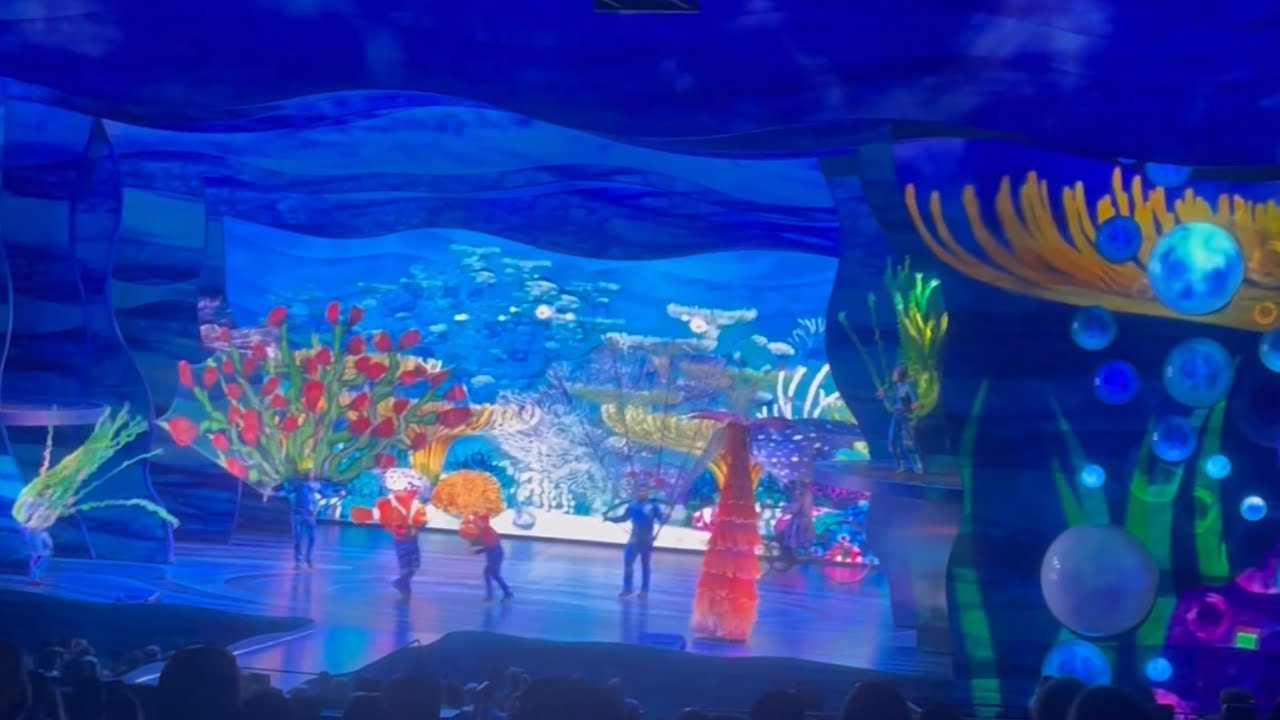Animal Kingdoms Finding Nemo puppet show! - YouTube