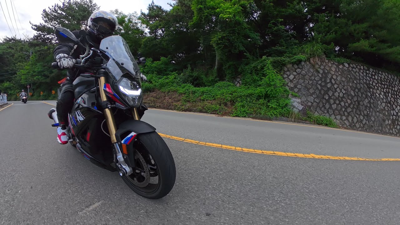 Motorcycle riding summer evening / bmw s1000r / insta360 x5 - YouTube