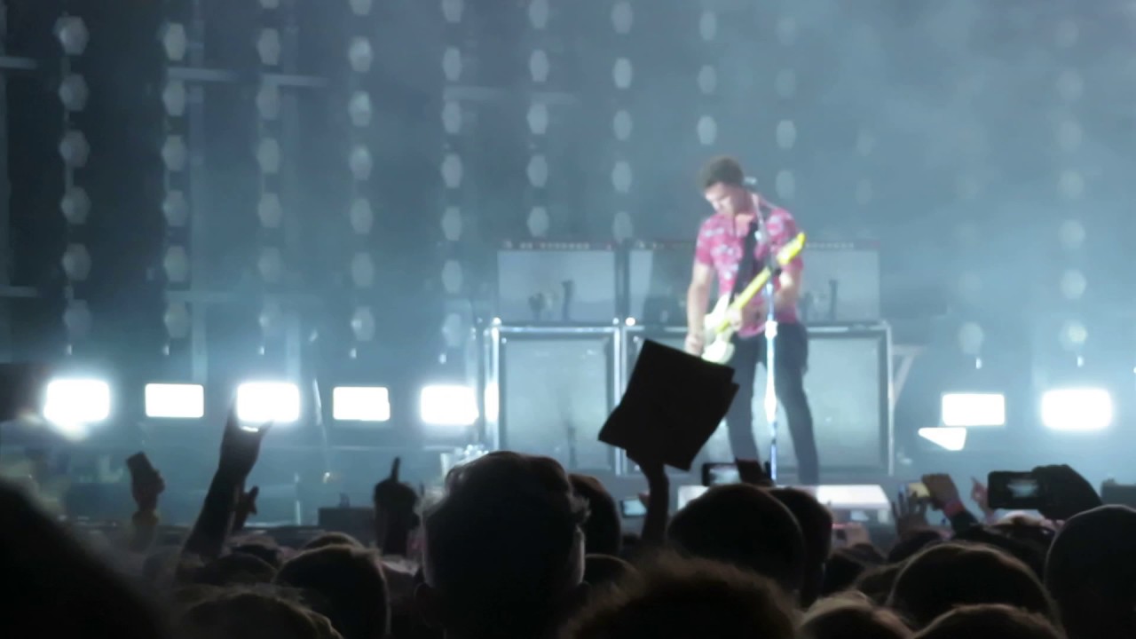 Royal Blood - Little Monster (live NOS Alive 6th July 2017) - YouTube