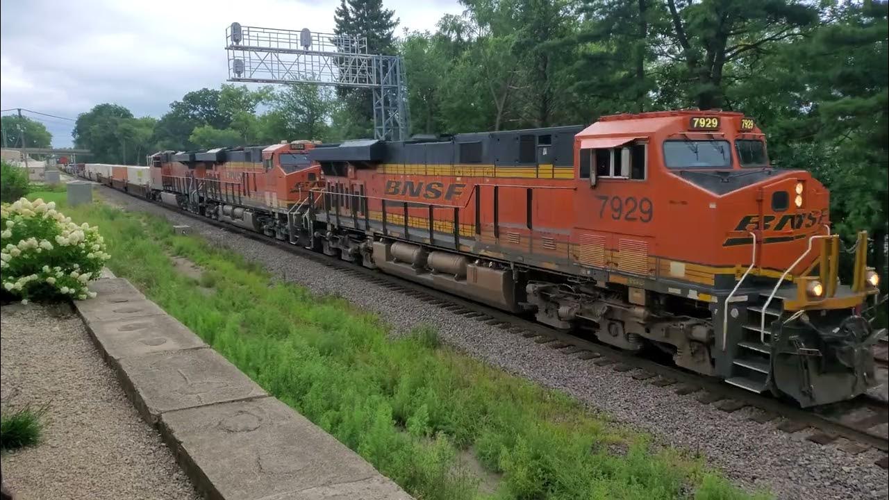 08/14/ 2022 BNSF 7929, BNSF 8022 BNSF 7080 @TrainswithAndy - YouTube