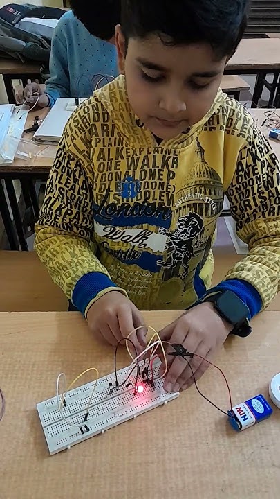 Operate RGB LED by Touch Using 555 Timer IC | Bistable Mode | NPN Transistor | Robotics | STEM ...