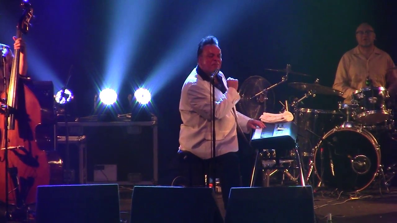 MIKE SANCHEZ:EDINBURGH BLUES N' ROCK FESTIVAL. - YouTube