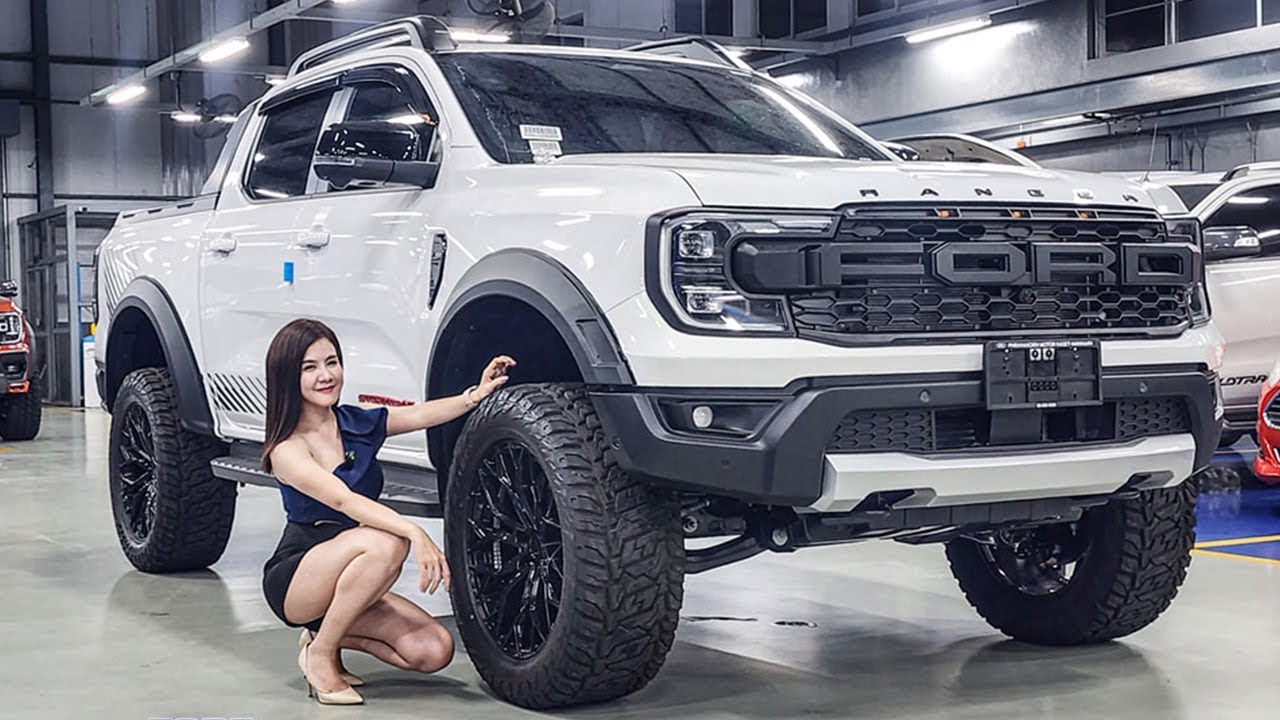 Handsome Ford Stromtrak Raptor Face, Luxurious Pickup Off-road ...