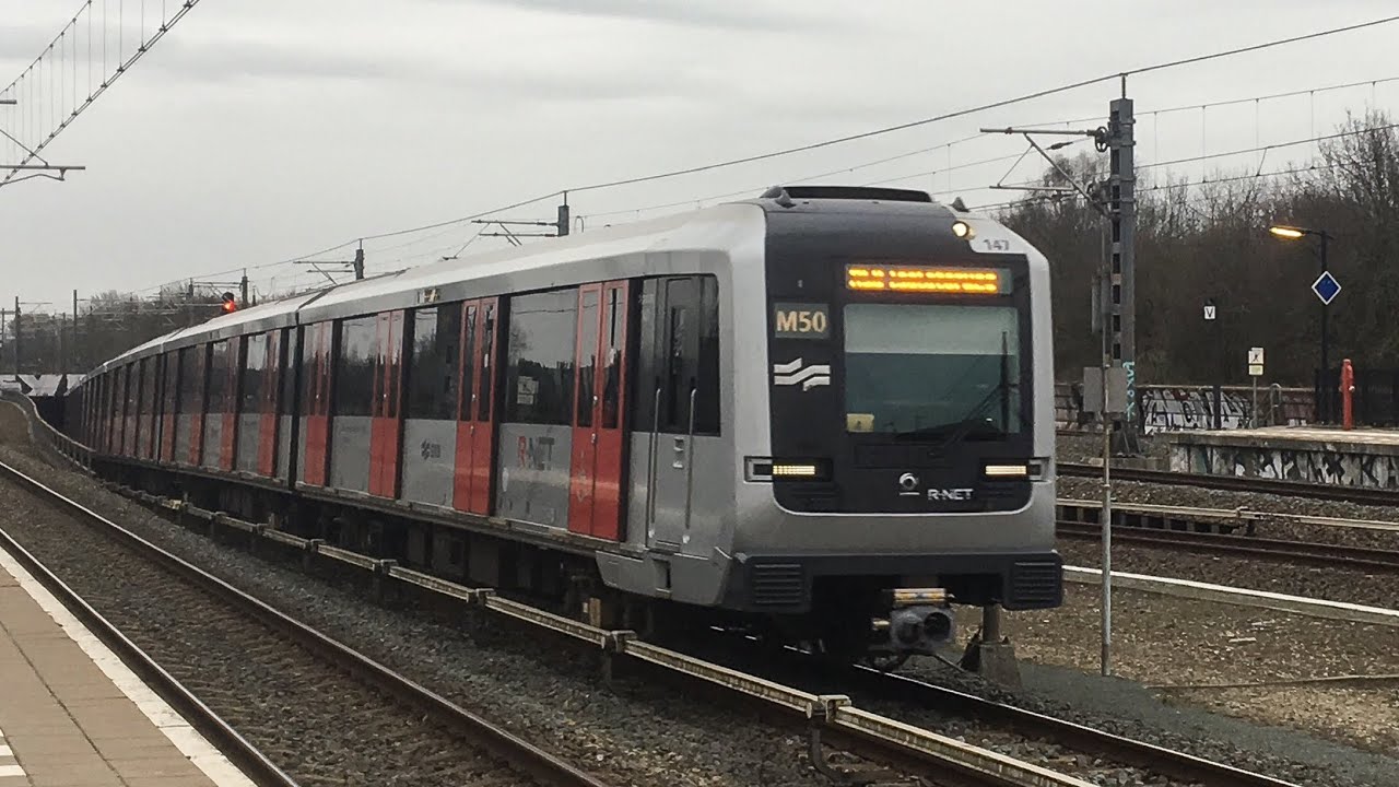 GVB M5 als Metro 50 arriveert te Station Amsterdam Holendrecht! - YouTube