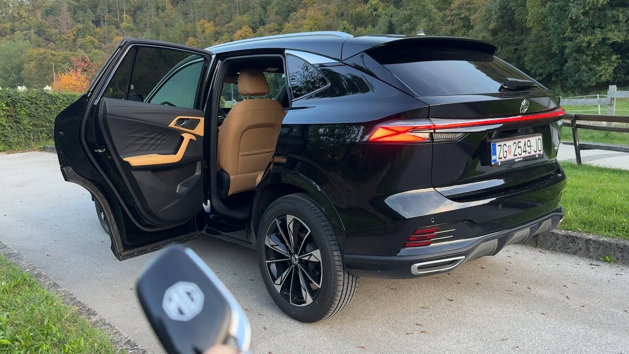 New MG HS 2025 - electric TAILGATE, CUSTOM BUTTONS, PRACTICALITY ...