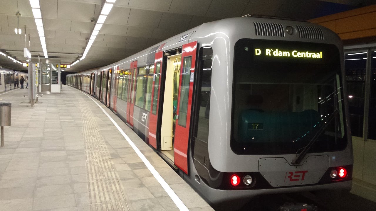 RET Metro Combi 3*Type B komt aan en vertrekt op Slinge richting ...