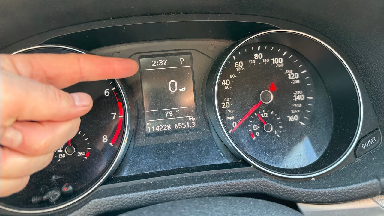 How to set the clock on a 2012-2018 VW Passat - YouTube