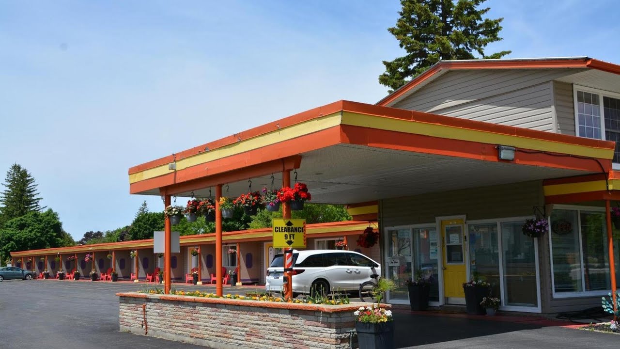 Harmony Inn, Goderich (ON), Canada - YouTube