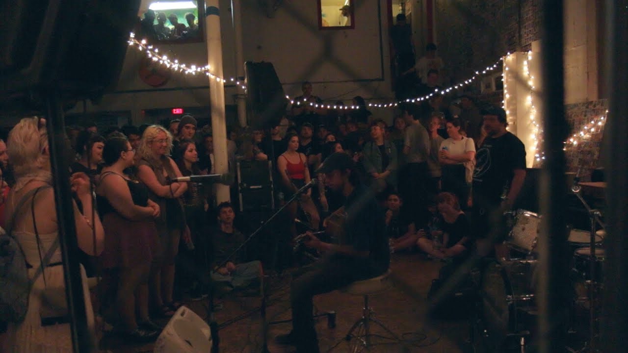 Alex G - "Sorry" (Philly solo acoustic) - YouTube