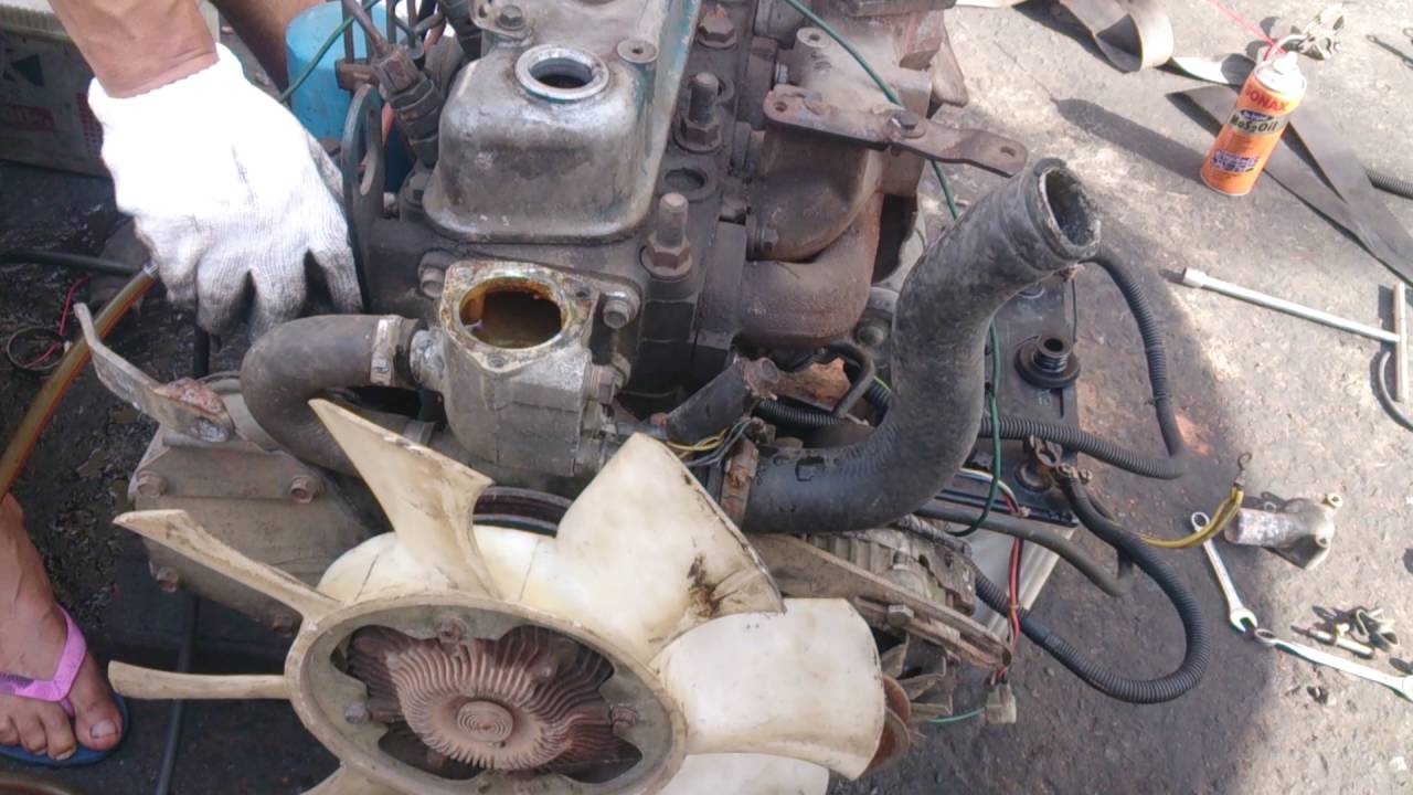 NISSAN SD25 - YouTube